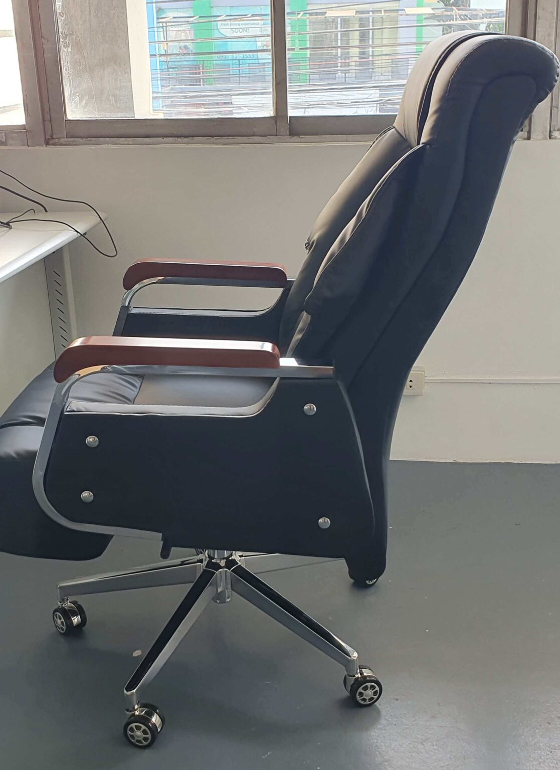 3 Features of an Office Chair for Long Sitting - Workzone Furnishop